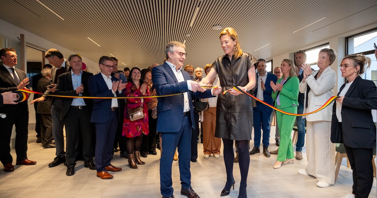 Nieuw gemeentehuis van Puurs-Sint-Amands officieel geopend: “Het wordt ...