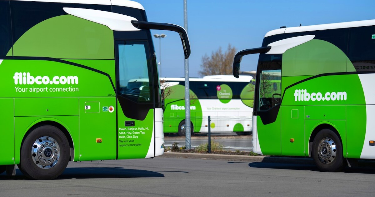 Bestuurder (50) Flibco-shuttlebus krijgt rijverbod voor gebruik van gsm ...