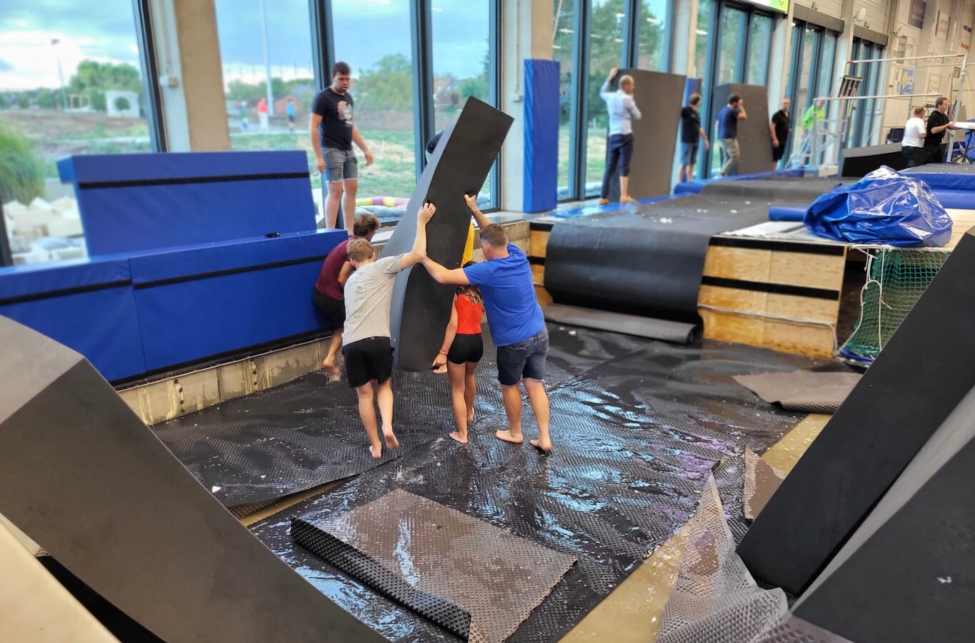 Gymhal Lauwe overstroomt voor de derde keer in drie jaar: “Zijn ...