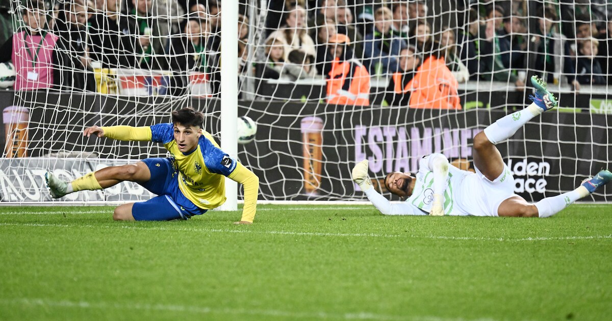 Frustratie om afgekeurde goal bij STVV: “Onbegrijpelijk dat VAR niet ...