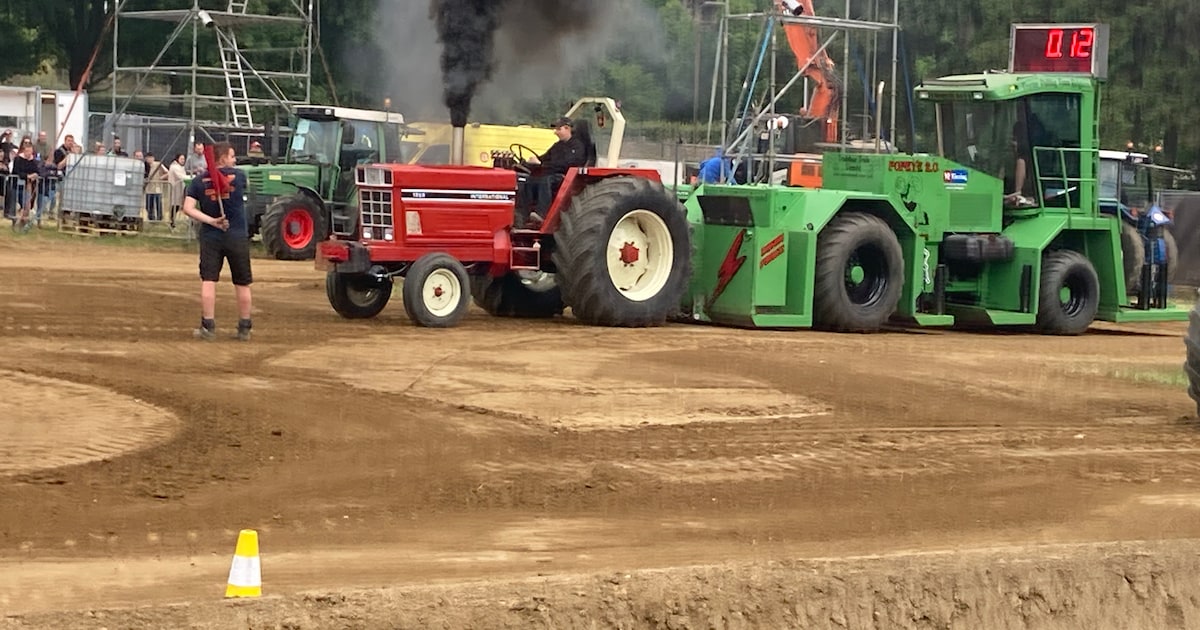 Modder, motoren en een reuzespringkasteel in tractorthema: dit staat er ...