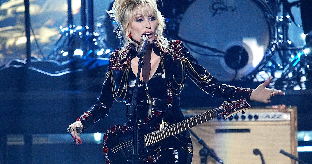 Dolly Parton: “Mijn opa mishandelde mij om hoe ik me kleedde ...