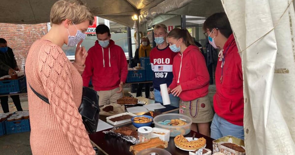 Chiro Koka schenkt opbrengst dessertbuffet aan goede doelen | Kontich ...