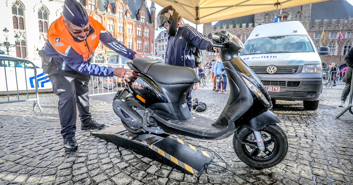 Te jong om met bromfiets te rijden die dan opgefokt blijkt maar vriend ...