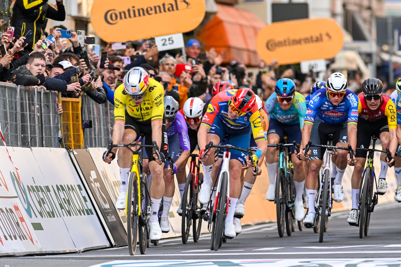 Waarom het logisch is dat Wout van Aert na derde plaats in Sanremo toch ...