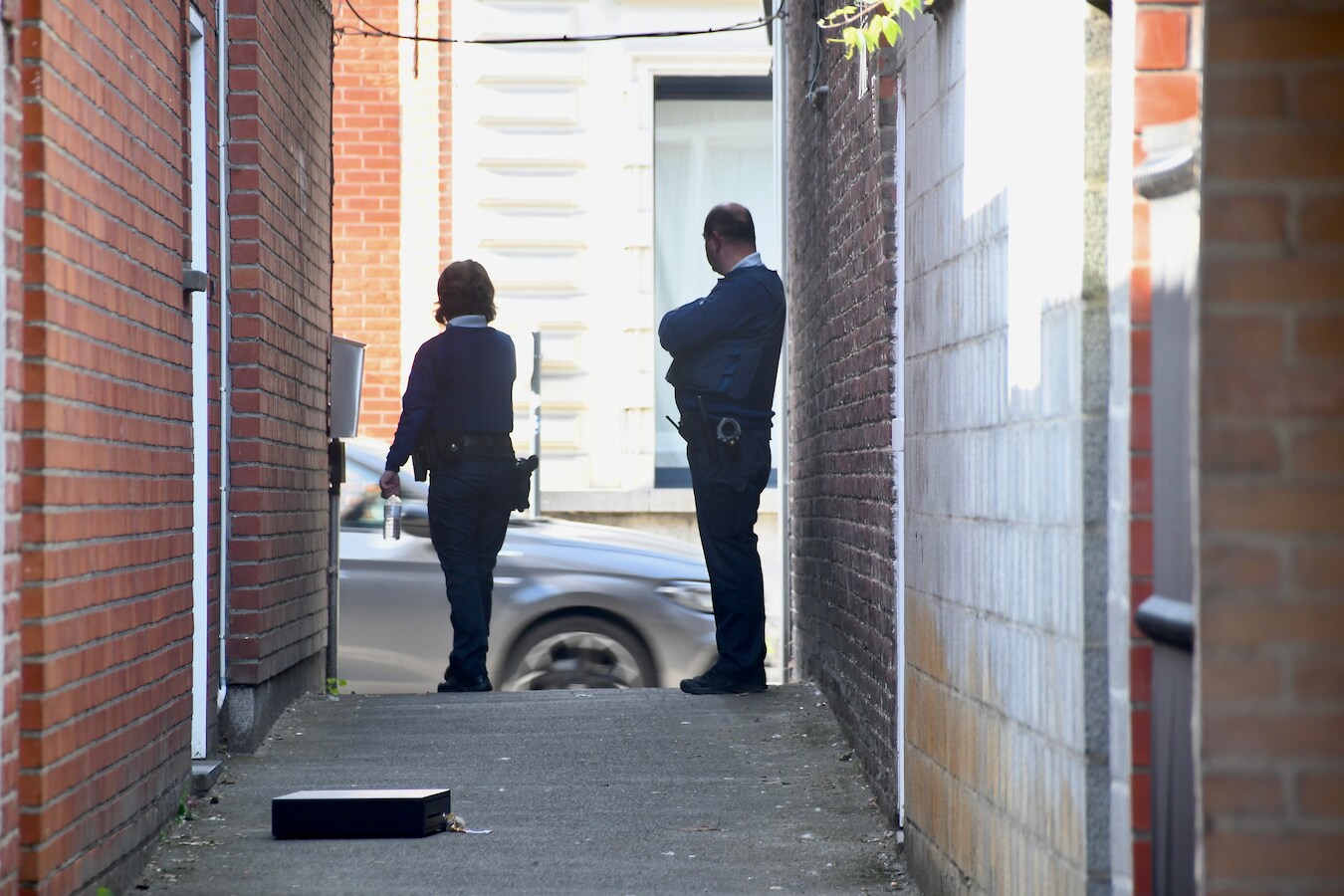 Hoe jonge overvaller (22) het kleine Ardooie urenlang op stelten zette ...