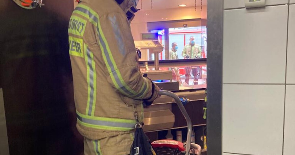 Brandweer ventileert Slagerij De Deyn na defect aan koeling | Erpe-Mere ...