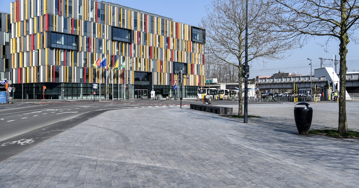 Aanmelden met je smartphone voor je afspraak in stedelijk ...