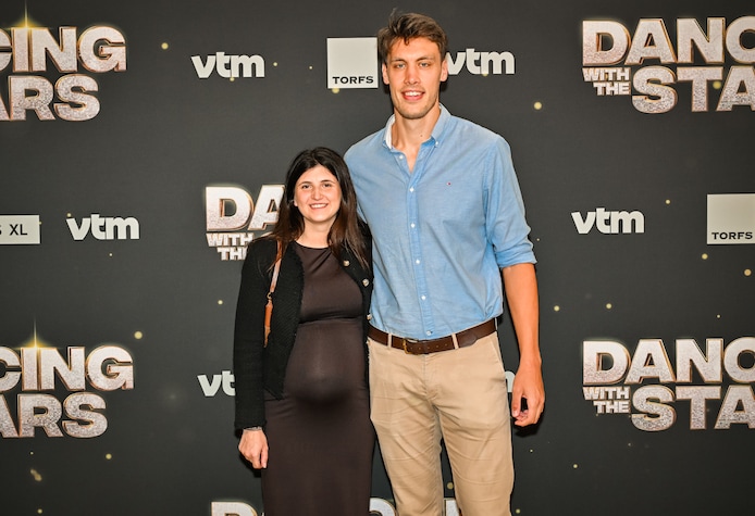 IN BEELD. “Ik hoop dat hij naar de finale gaat”: spanning stijgt bij ...