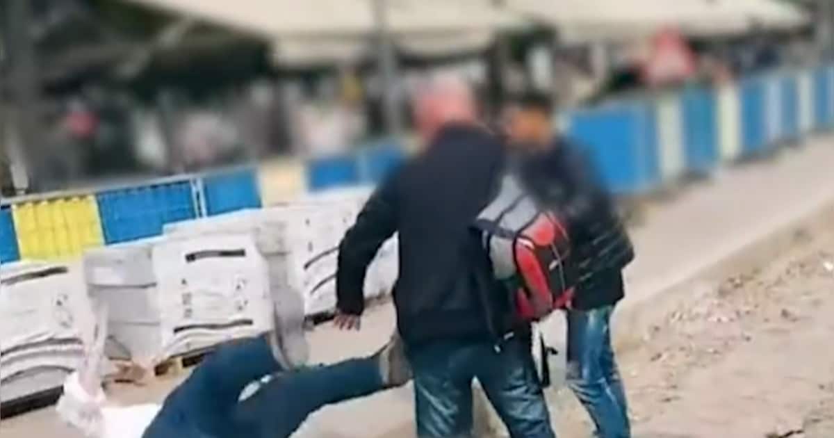 Minderjarige slaat fotograaf (75) neer op De Keyserlei: beelden ...