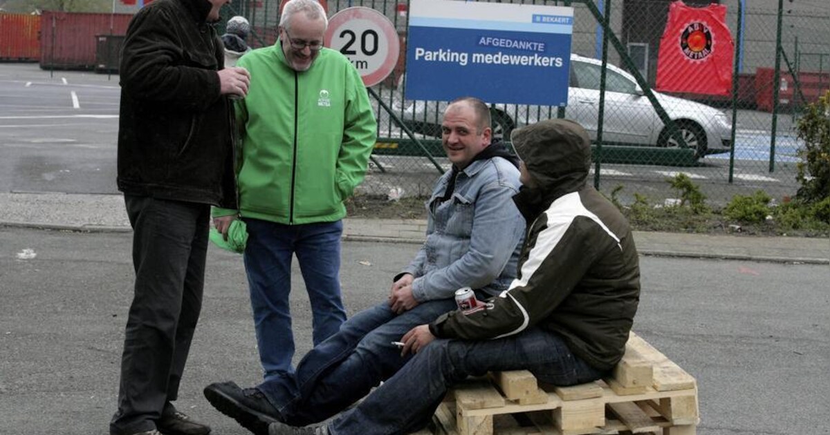 Symbolisch piket bij Bekaert Aalter | Economie | HLN.be