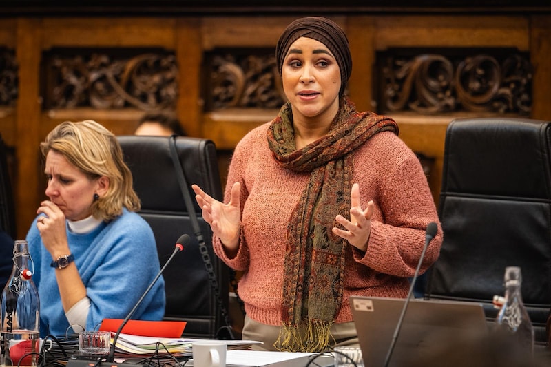 Gemeenteraad in Gent keurt meerjarenplan goed: sanering van 120 miljoen euro na eerste raad ooit ...