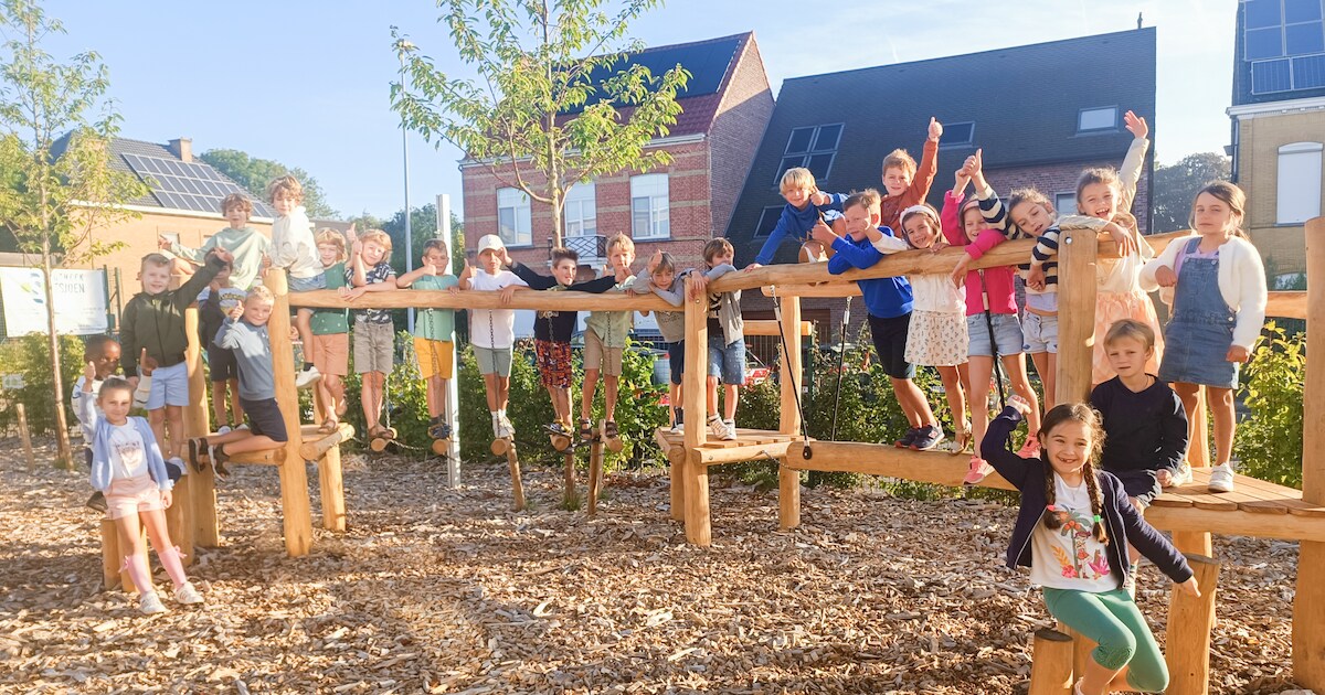 Kinderen van Vrije Basisschool De Kruin leven zich uit op nieuw en ...