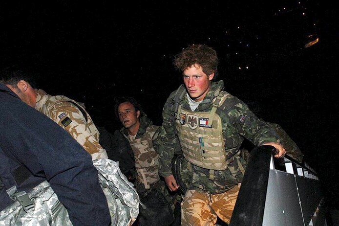 Prins Harry zwaar onder vuur in militaire kringen nadat hij dodental ...