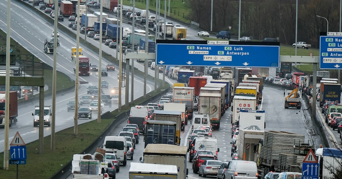 50 minuten file op Brusselse Binnenring na ongeval aan Leonard ...