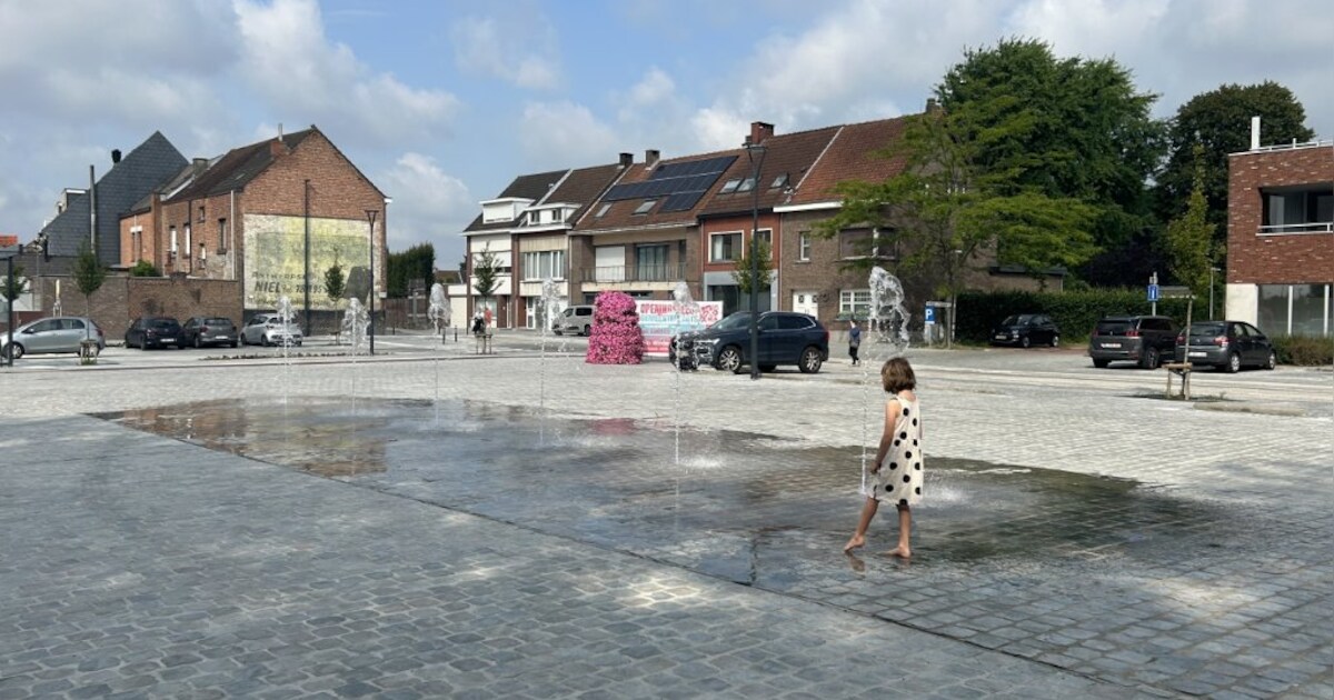 Lekker afkoelen in nieuwe fonteinen op Gemeenteplaats | Hemiksem | HLN.be