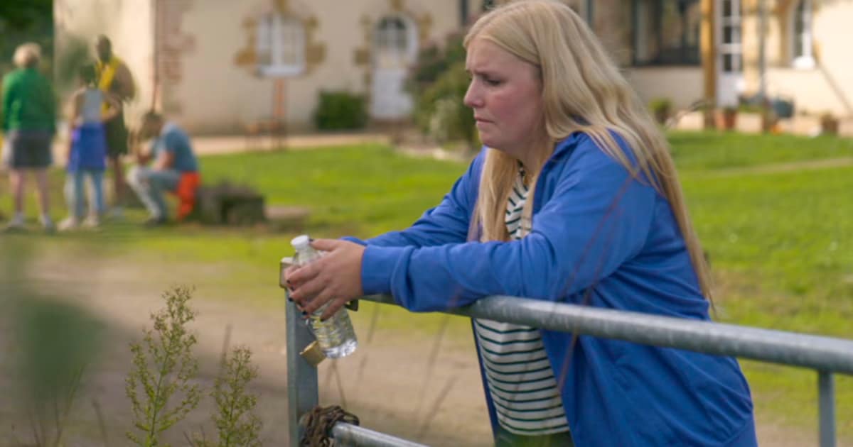 Emoties lopen hoog op in ‘De verraders’: Amelie Albrecht krijgt het ...