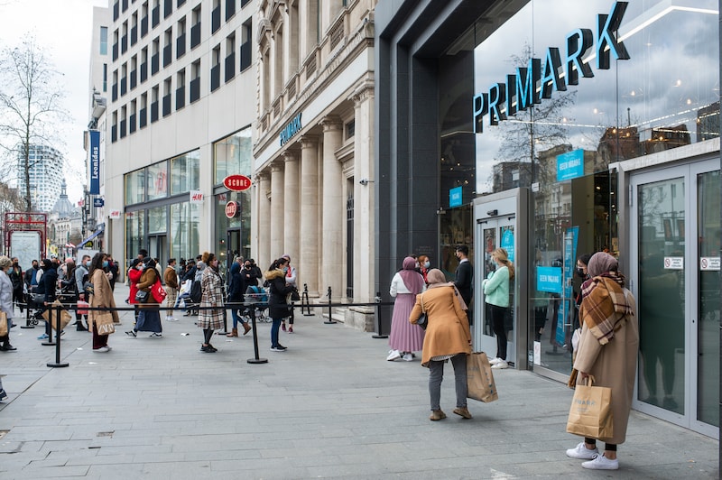 Primark organiseert upcycling workshops: “Zo gaan kledingstukken langer ...