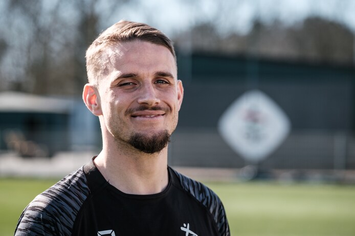 “De verwijten van voorzitter Baki? Ik heb die mens nooit gezien”: Thibaud Verlinden vertelt zijn ...