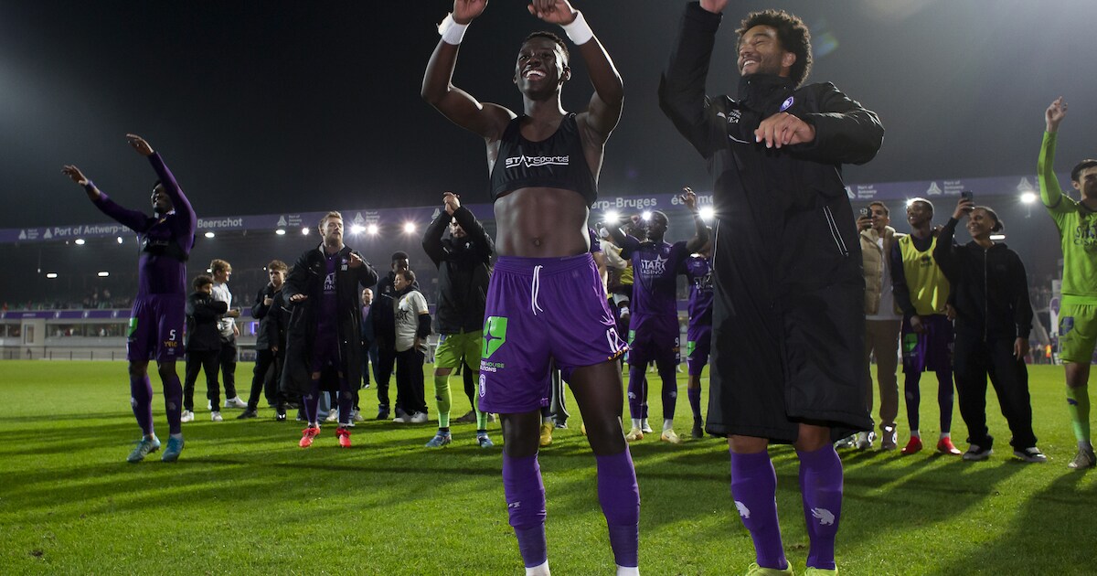 Marwan Al-Sahafi zorgt met twee doelpunten eigenhandig voor stunt op ...