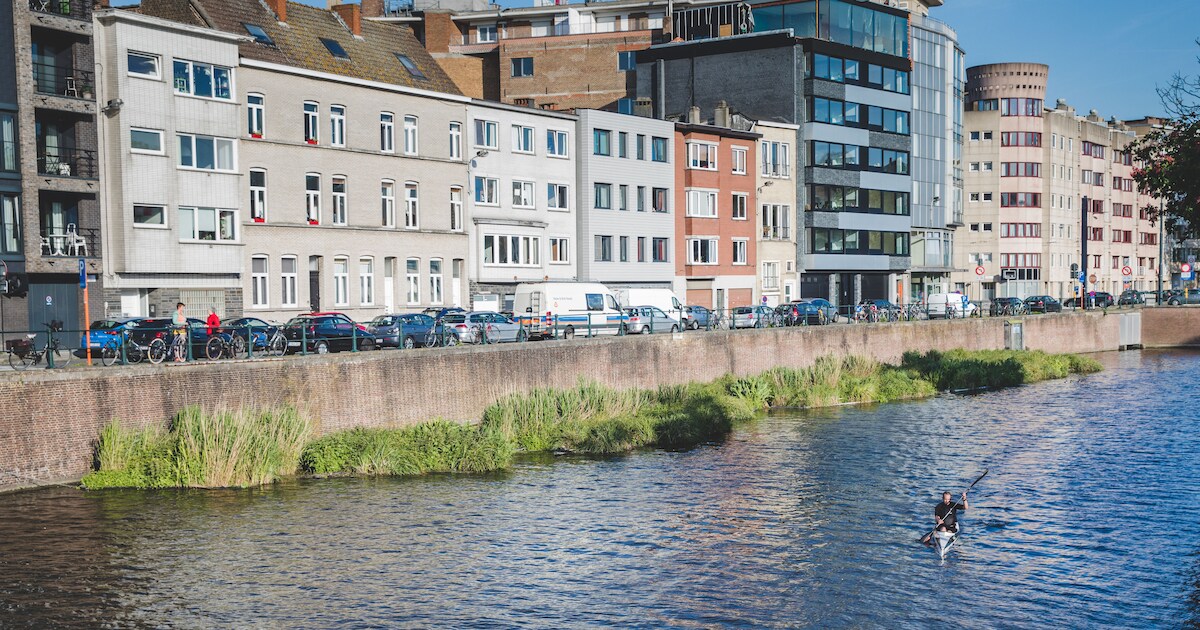 'Groene eilandjes' moeten wijken voor fietsonderdoorgang | Gent | HLN.be