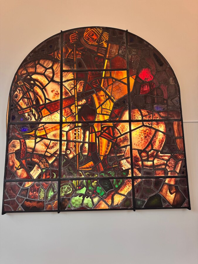 Inhuldiging gerestaureerd glas-in-loodraam Jan Huet: “Ledverlichting en ...