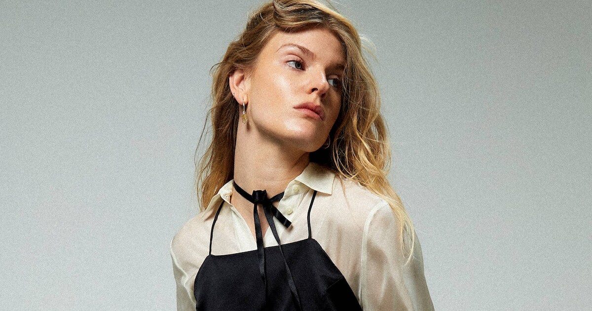 “Men zegt: ‘Dit hoort erbij’. Maar is dat zo?” Zangeres Emma Bale over ...