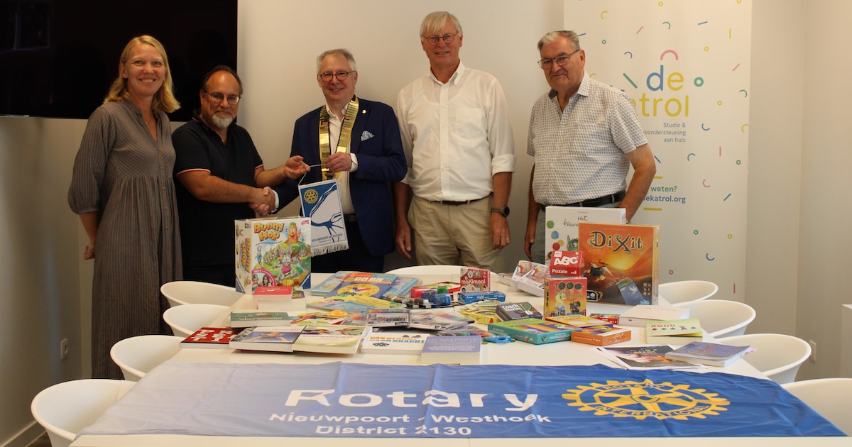 Katrol koopt educatief materiaal met gift van Rotary | Veurne | HLN.be