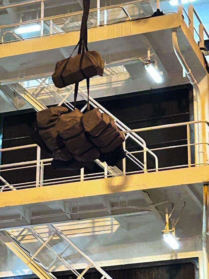 KIJK. Uithalers in Antwerpse haven gepakt met 500 kilogram cocaïne in ...