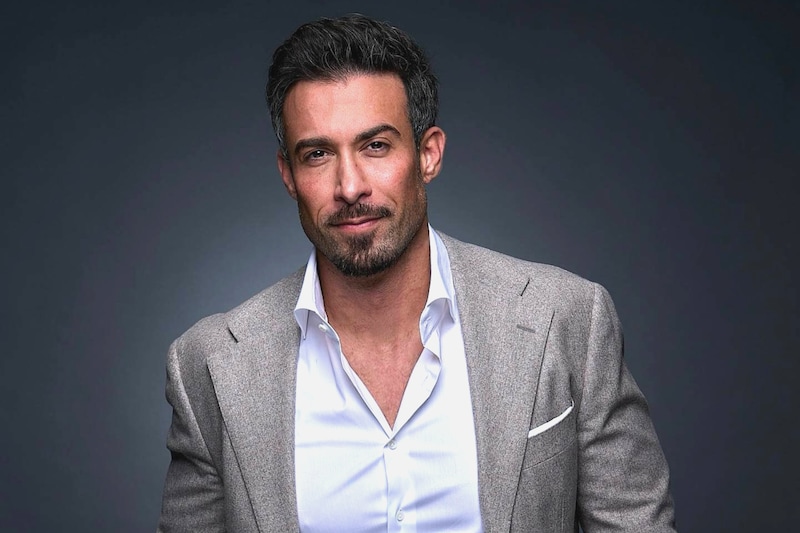 Fabrizio Tzinaridis spreekt online haters aan over zijn ‘ongepaste ...