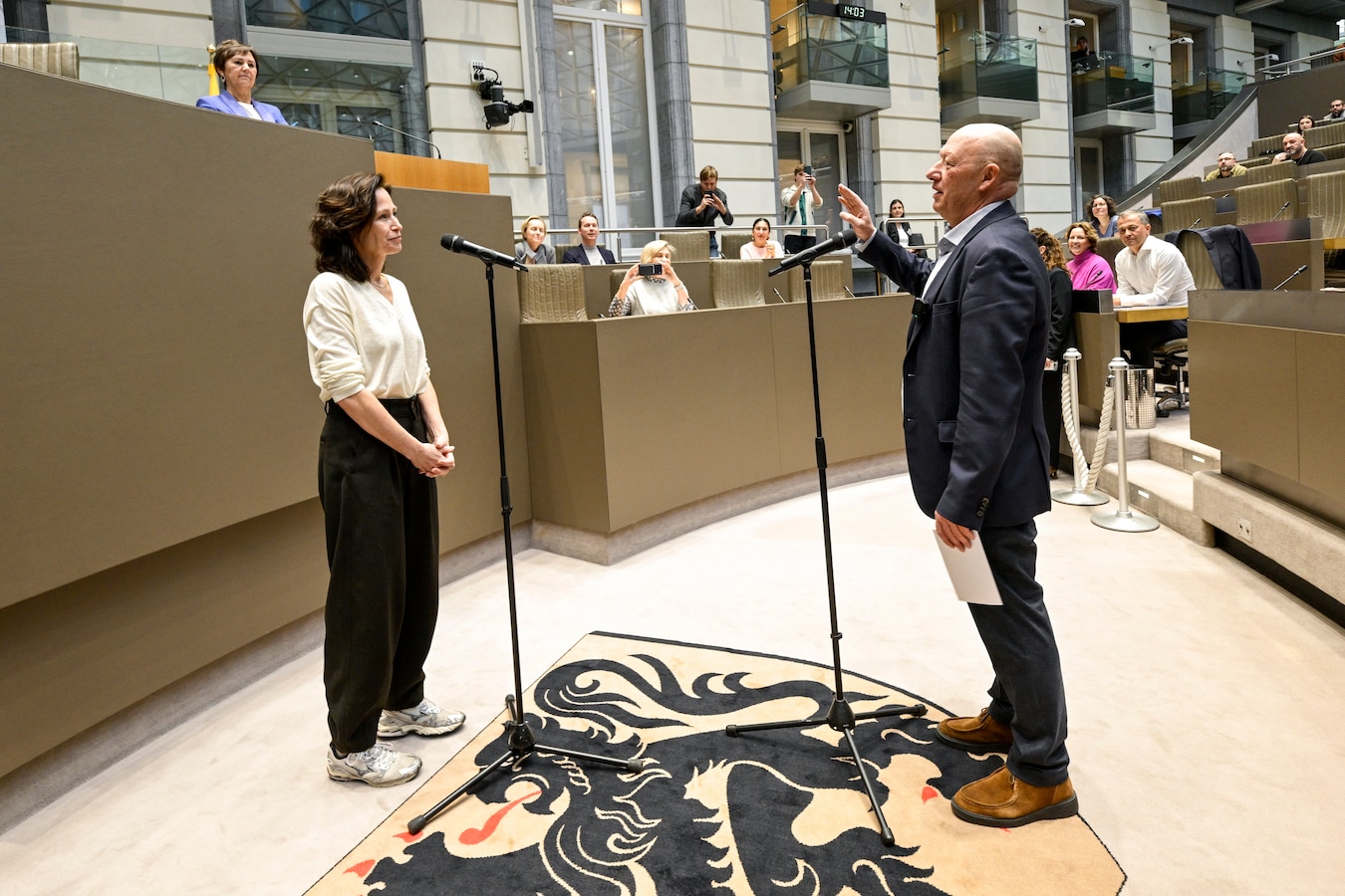 Hans Bonte (Vooruit) legt eed af als Vlaams viceminister-president en ...