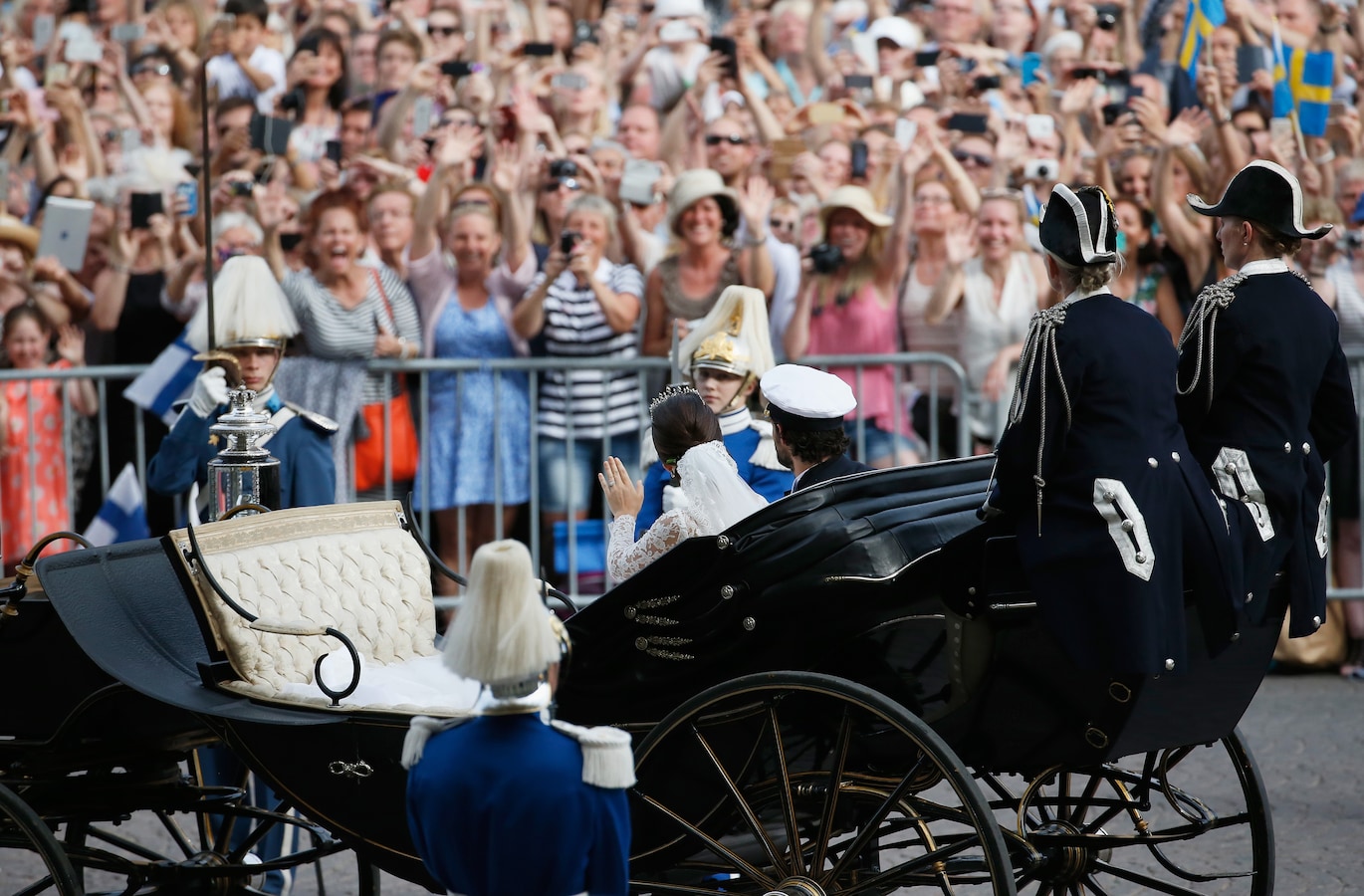 Die ene pikante foto was een brug te ver: hoe prinses Sofia van Zweden ...
