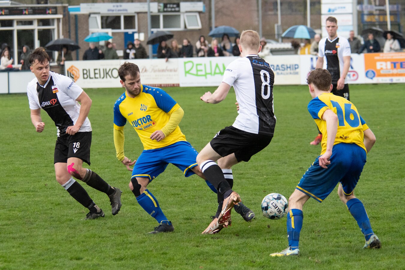 Dure punten voor Hontenisse, Corn Boys snoert monden en Hulsterloo is ...