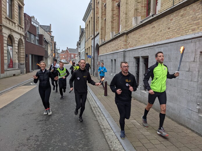 Op stap met het Vredeslicht: “Vier trajecten om het over de Westhoek te ...