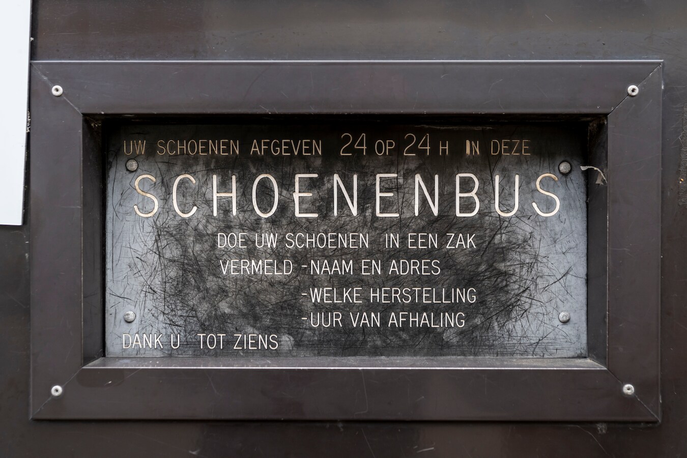 “De tijd van de naaldhakken, dát waren gouden jaren”: Leo Tas (80) is ...