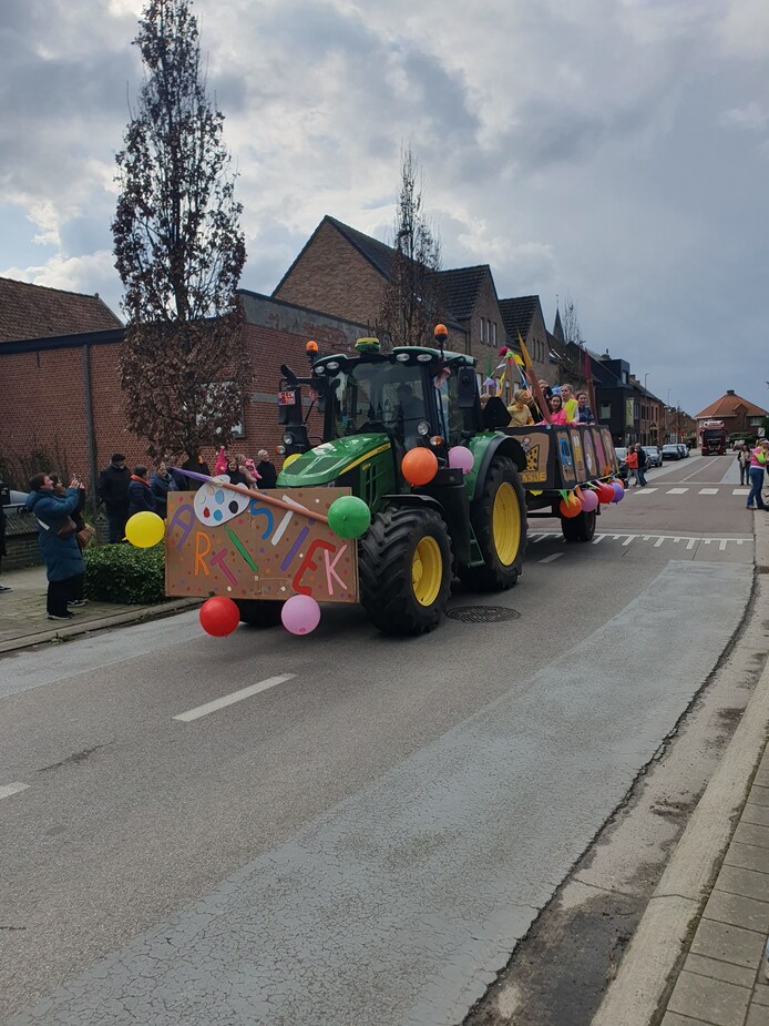 Kinderen van basisschool Mariaberg maken er prachtige carnaval van ...