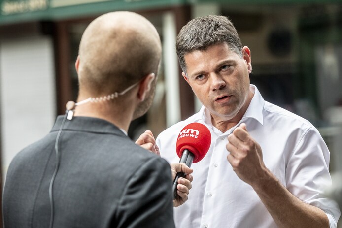 Tom Ongena wordt waarnemend voorzitter van Open Vld, leden kritisch ...