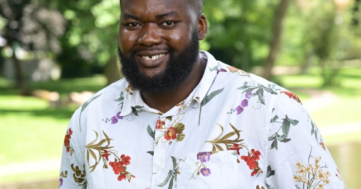 Auteur en activist Lieven Miguel Kandolo (30) stapt in de lokale ...