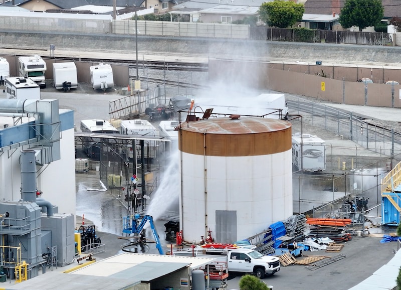 Duizenden mensen geëvacueerd bij Los Angeles om defecte chemische tank ...