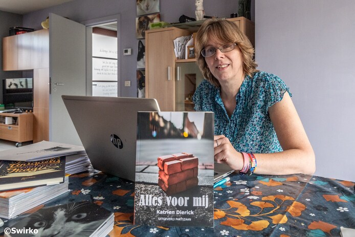 Katrien Dierick (44) schrijft thriller ‘Alles voor mij’ | Aalst | hln.be