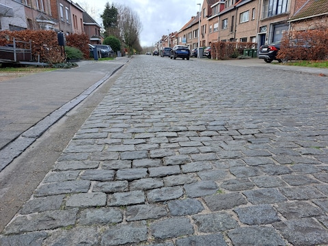 Grote wegen- en rioleringswerken in Vaartstraat van start: “Straat ...