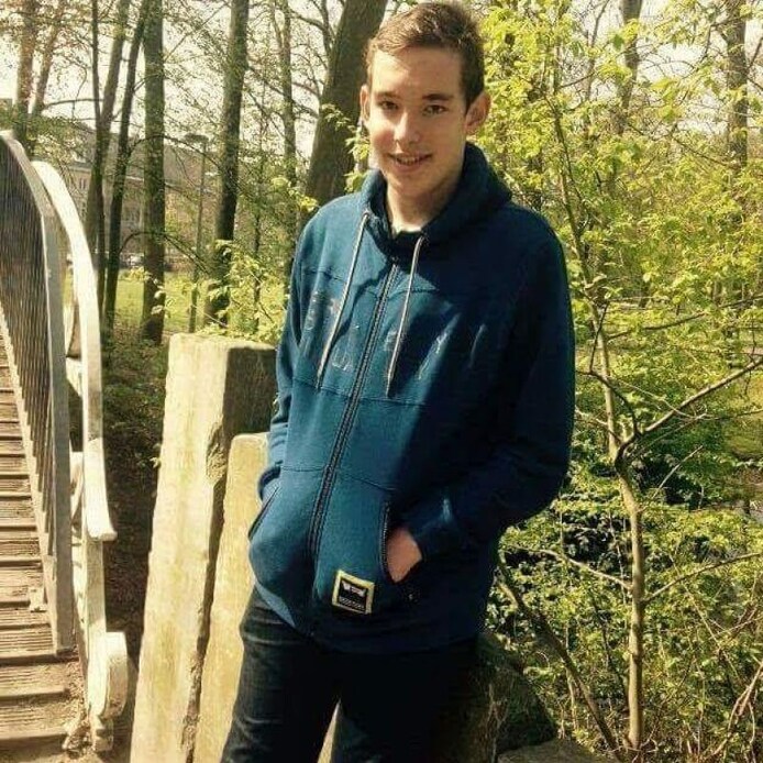 Vrienden blijven Davy herdenken: “Zondag zou hij 18 geworden zijn ...