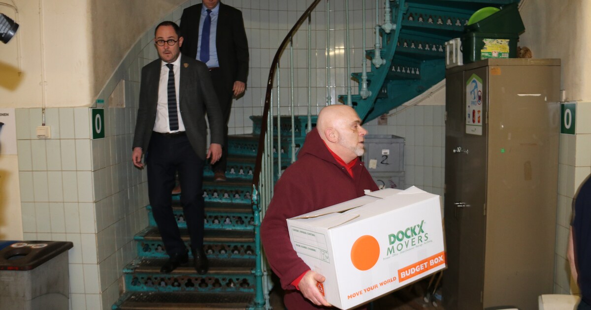 Grootste verhuis van gevangenen ooit in ons land: 271 gedetineerden ...