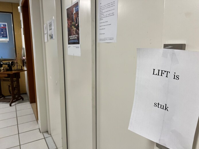Bewoners rusthuis in Tienen al drie weken ‘gegijzeld’ door defecte lift ...