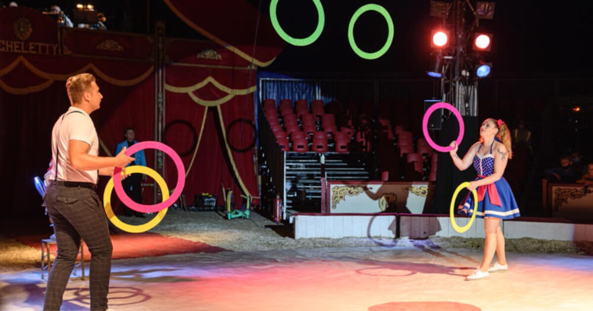 Circus Pipo bouwt deze week tent op aan sporthal Meos | Maldegem | HLN.be
