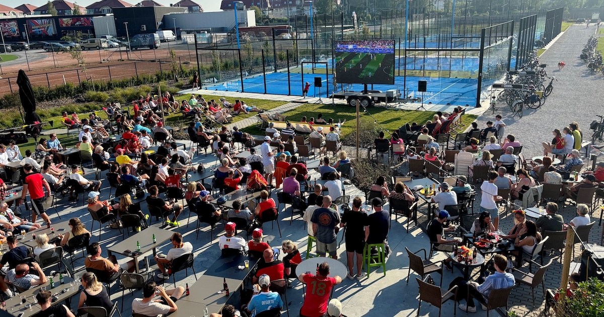 Golden Point in Middelkerke plaatst een groot scherm voor het WK ...