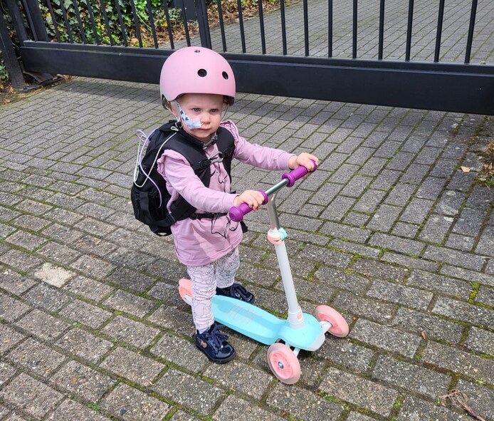 Joëlle (2) is door anatomische afwijking aangewezen op sondevoeding ...