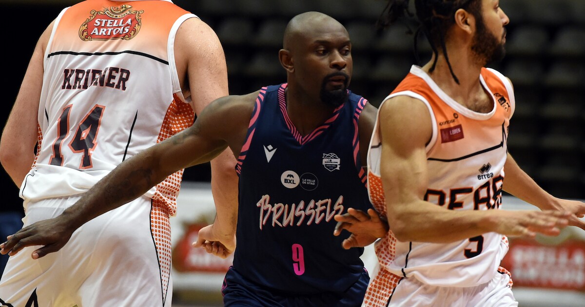 Thomas Massamba kan Phoenix Brussels niet naar winst leiden tegen ...