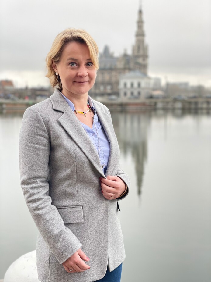 Erica Caluwaerts (43) wil ervaring als strafpleiter meenemen nu ze ...