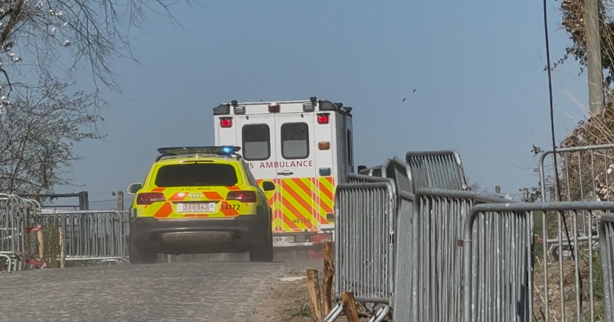 AED-toestel was defect toen wielertoerist het nodig had op We Ride Flanders: “Het werd de week ...